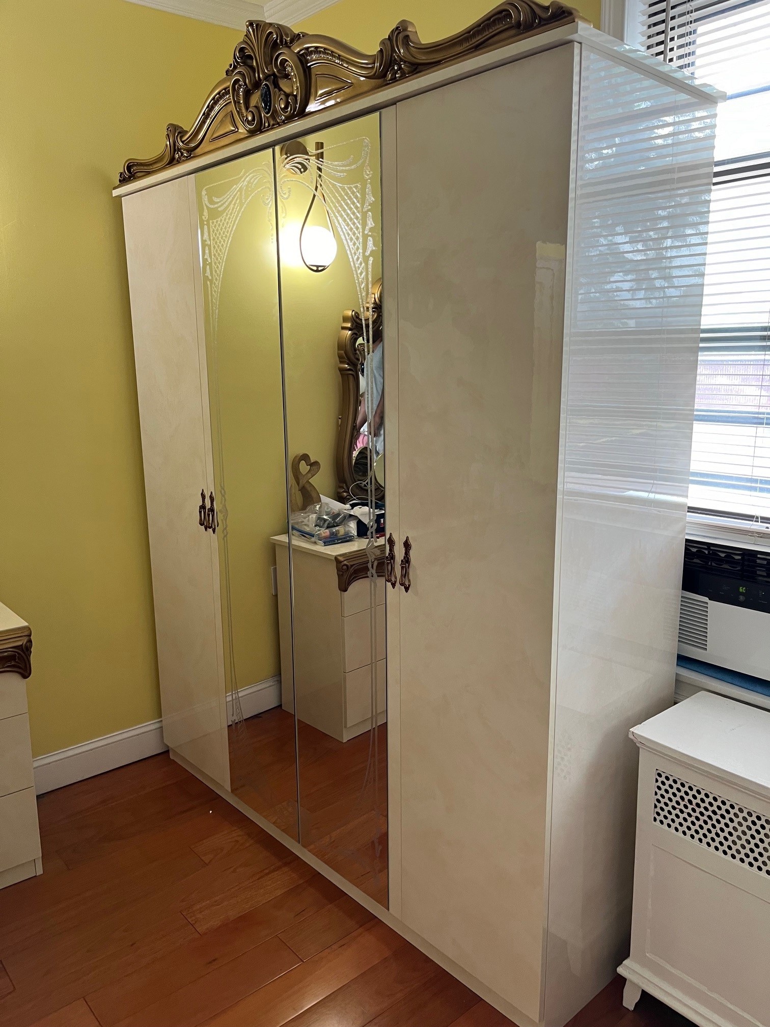 Barocco Ivory/Gold Bedroom at the customer's house